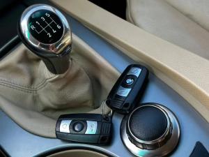 Black BMW 523 2006 in Jelgava, with an engine capacity of 2.50 L and mileage of 332 thousand km for 3700 €, photo 28 on AUTOMOTO.COM.LV