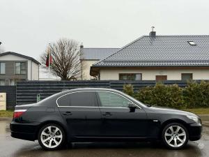 Black BMW 523 2007 in Vilnius, with an engine capacity of 2.50 L and mileage of 320 thousand km for 2900 €, photo 6 on AUTOMOTO.COM.LV