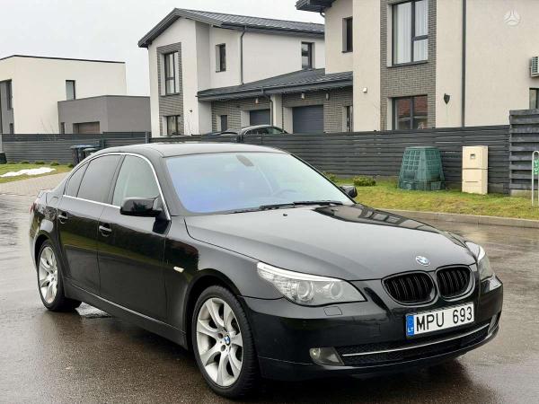 Black BMW 523 2007 in Vilnius, with an engine capacity of 2.50 L and mileage of 320 thousand km for 2900 €, photo 7 on AUTOMOTO.COM.LV
