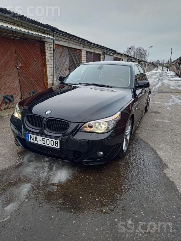 Black BMW 523 2007 in Riga, with an engine capacity of 2.50 L and mileage of 307 thousand km for 7149 €, photo 1 on AUTOMOTO.COM.LV