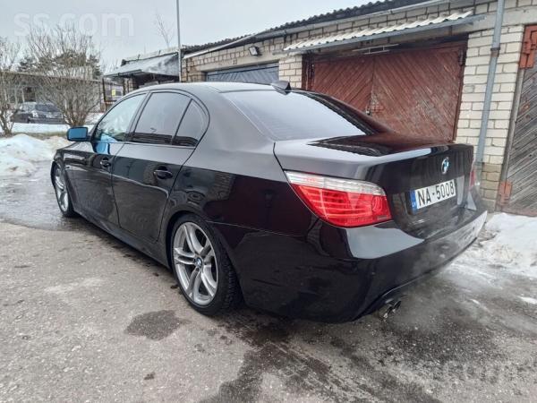 Black BMW 523 2007 in Riga, with an engine capacity of 2.50 L and mileage of 307 thousand km for 7149 €, photo 7 on AUTOMOTO.COM.LV