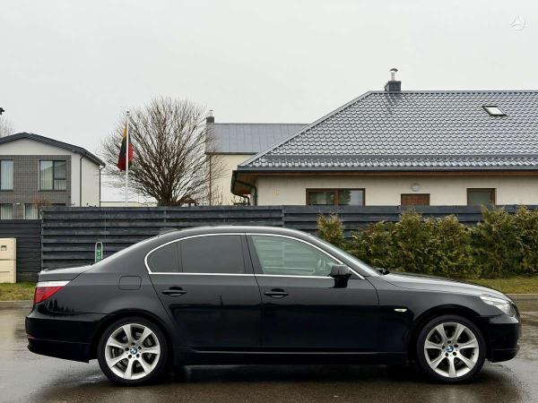 Black BMW 523 2007 in Vilnius, with an engine capacity of 2.50 L and mileage of 320 thousand km for 2200 €, photo 2 on AUTOMOTO.COM.LV
