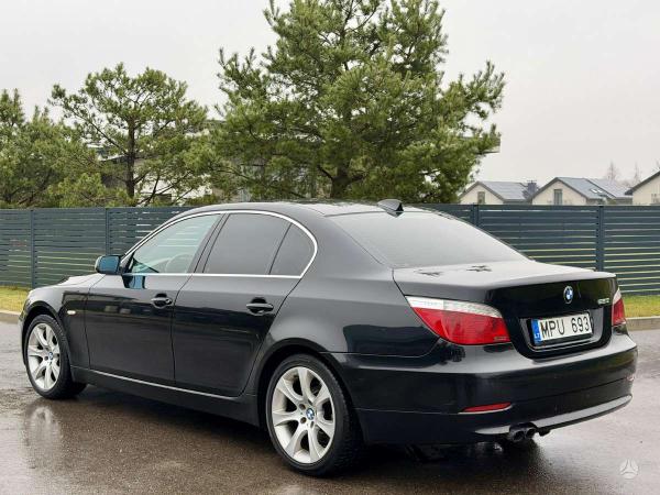 Black BMW 523 2007 in Vilnius, with an engine capacity of 2.50 L and mileage of 320 thousand km for 2200 €, photo 5 on AUTOMOTO.COM.LV