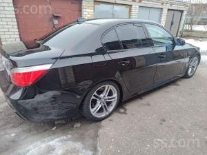 Black BMW 523 2007 in Riga, with an engine capacity of 2.50 L and mileage of 307 thousand km for 6800 €, photo 5 on AUTOMOTO.COM.LV
