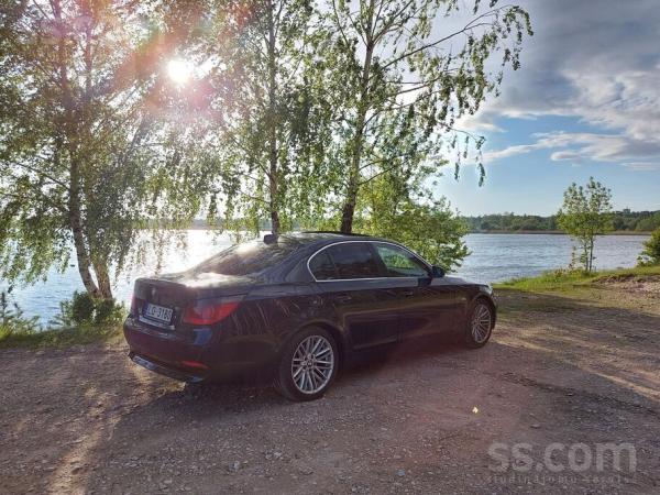 Black BMW 523 2007 in Riga, with an engine capacity of 2.50 L and mileage of 249 thousand km for 4200 €, photo 2 on AUTOMOTO.COM.LV