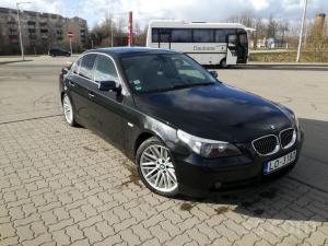 Black BMW 523 2007 in Riga, with an engine capacity of 2.50 L and mileage of 249 thousand km for 4200 €, photo 4 on AUTOMOTO.COM.LV