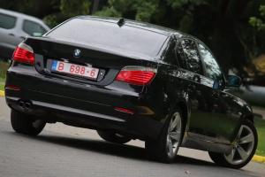 Black BMW 523 2008 in Riga, with an engine capacity of 2.50 L and mileage of 173 thousand km for 5390 €, photo 3 on AUTOMOTO.COM.LV