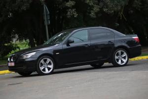 Black BMW 523 2008 in Riga, with an engine capacity of 2.50 L and mileage of 173 thousand km for 5390 €, photo 6 on AUTOMOTO.COM.LV