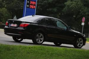 Black BMW 523 2008 in Riga, with an engine capacity of 2.50 L and mileage of 173 thousand km for 5390 €, photo 7 on AUTOMOTO.COM.LV