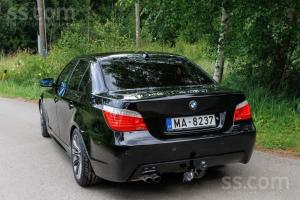 Black BMW 523 2008 in Riga, with an engine capacity of 2.50 L and mileage of 250 thousand km for 5500 €, photo 5 on AUTOMOTO.COM.LV