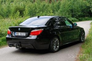 Black BMW 523 2008 in Riga, with an engine capacity of 2.50 L and mileage of 250 thousand km for 5500 €, photo 6 on AUTOMOTO.COM.LV