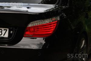 Black BMW 523 2008 in Riga, with an engine capacity of 2.50 L and mileage of 250 thousand km for 5500 €, photo 11 on AUTOMOTO.COM.LV