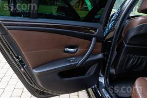 Black BMW 523 2008 in Riga, with an engine capacity of 2.50 L and mileage of 250 thousand km for 5500 €, photo 20 on AUTOMOTO.COM.LV