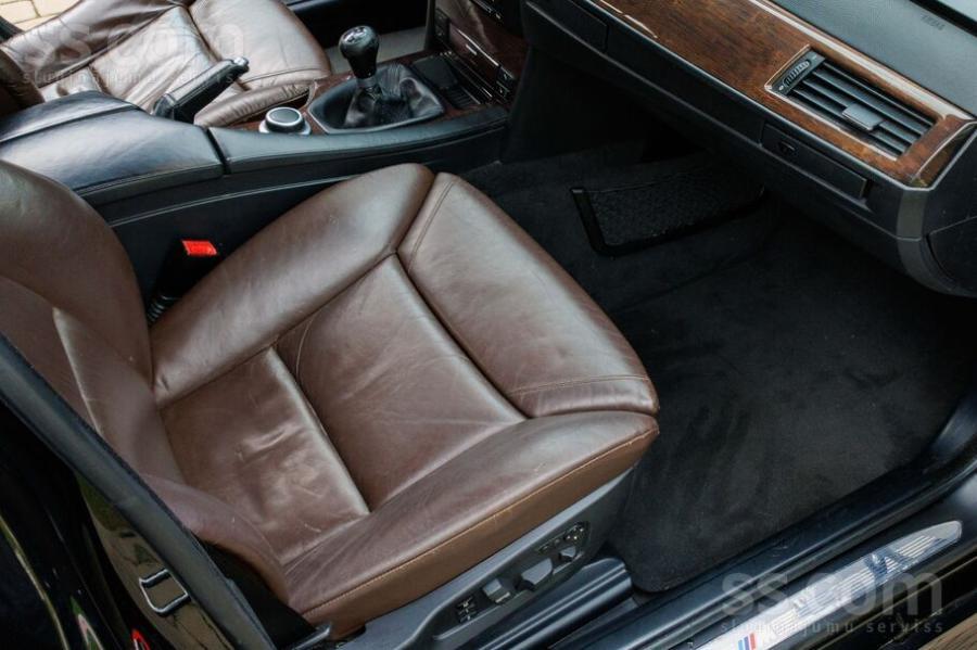 Black BMW 523 2008 in Riga, with an engine capacity of 2.50 L and mileage of 250 thousand km for 5500 €, photo 26 on AUTOMOTO.COM.LV