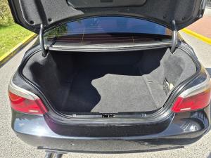 Black BMW 523 2009 in Tallinn, with an engine capacity of 2.50 L and mileage of 338 thousand km for 5500 €, photo 8 on AUTOMOTO.COM.LV