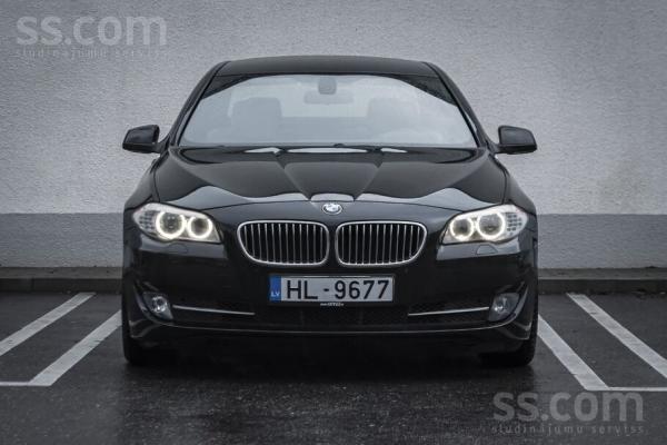Black BMW 523 2010 in Riga, with an engine capacity of 3.00 L and mileage of 0 thousand km for 11500 €, photo 2 on AUTOMOTO.COM.LV