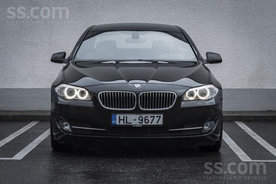 Black BMW 523 2010 in Riga, with an engine capacity of 3.00 L and mileage of 0 thousand km for 11500 €, photo 2 on AUTOMOTO.COM.LV