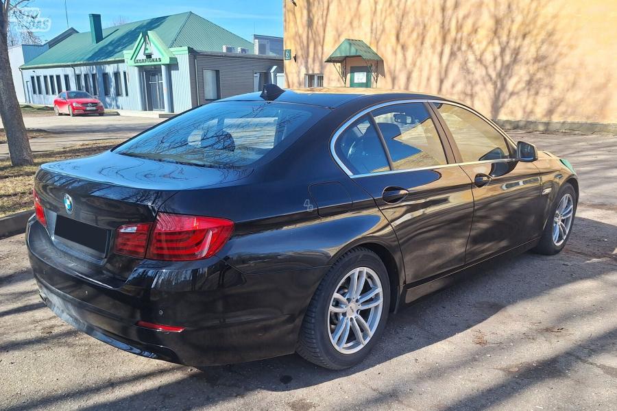 Melns BMW 523 2010 Šauļi, ar dzinēja tilpumu 3.00 L un nobraukumu 262 tūkst. km par 6600 €, foto 3 vietnē AUTOMOTO.COM.LV