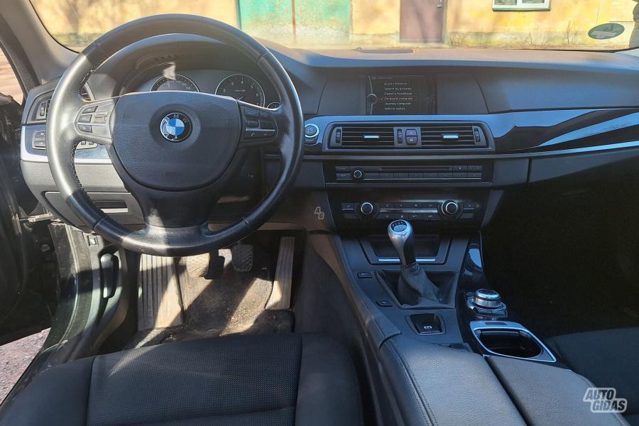 Melns BMW 523 2010 Šauļi, ar dzinēja tilpumu 3.00 L un nobraukumu 262 tūkst. km par 6600 €, foto 4 vietnē AUTOMOTO.COM.LV