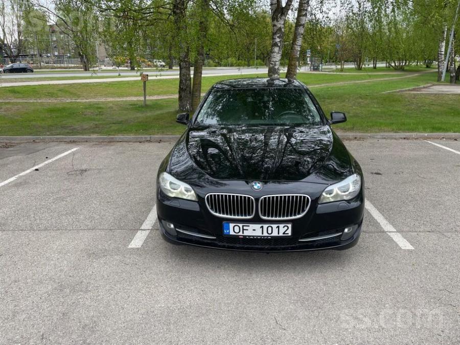 Black BMW 523 2010 in Riga, with an engine capacity of 3.00 L and mileage of 218 thousand km for 6290 €, photo 4 on AUTOMOTO.COM.LV