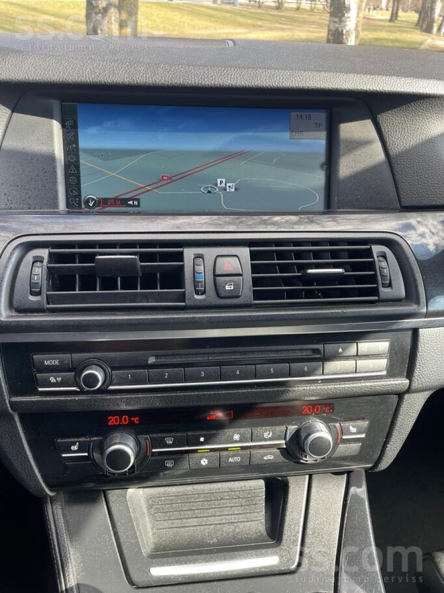 Black BMW 523 2010 in Riga, with an engine capacity of 3.00 L and mileage of 218 thousand km for 6290 €, photo 9 on AUTOMOTO.COM.LV