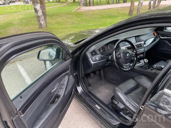 Black BMW 523 2010 in Riga, with an engine capacity of 3.00 L and mileage of 218 thousand km for 6290 €, photo 10 on AUTOMOTO.COM.LV