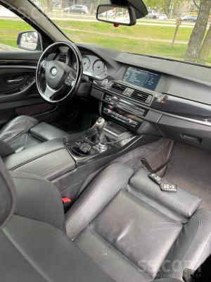 Black BMW 523 2010 in Riga, with an engine capacity of 3.00 L and mileage of 218 thousand km for 6290 €, photo 16 on AUTOMOTO.COM.LV