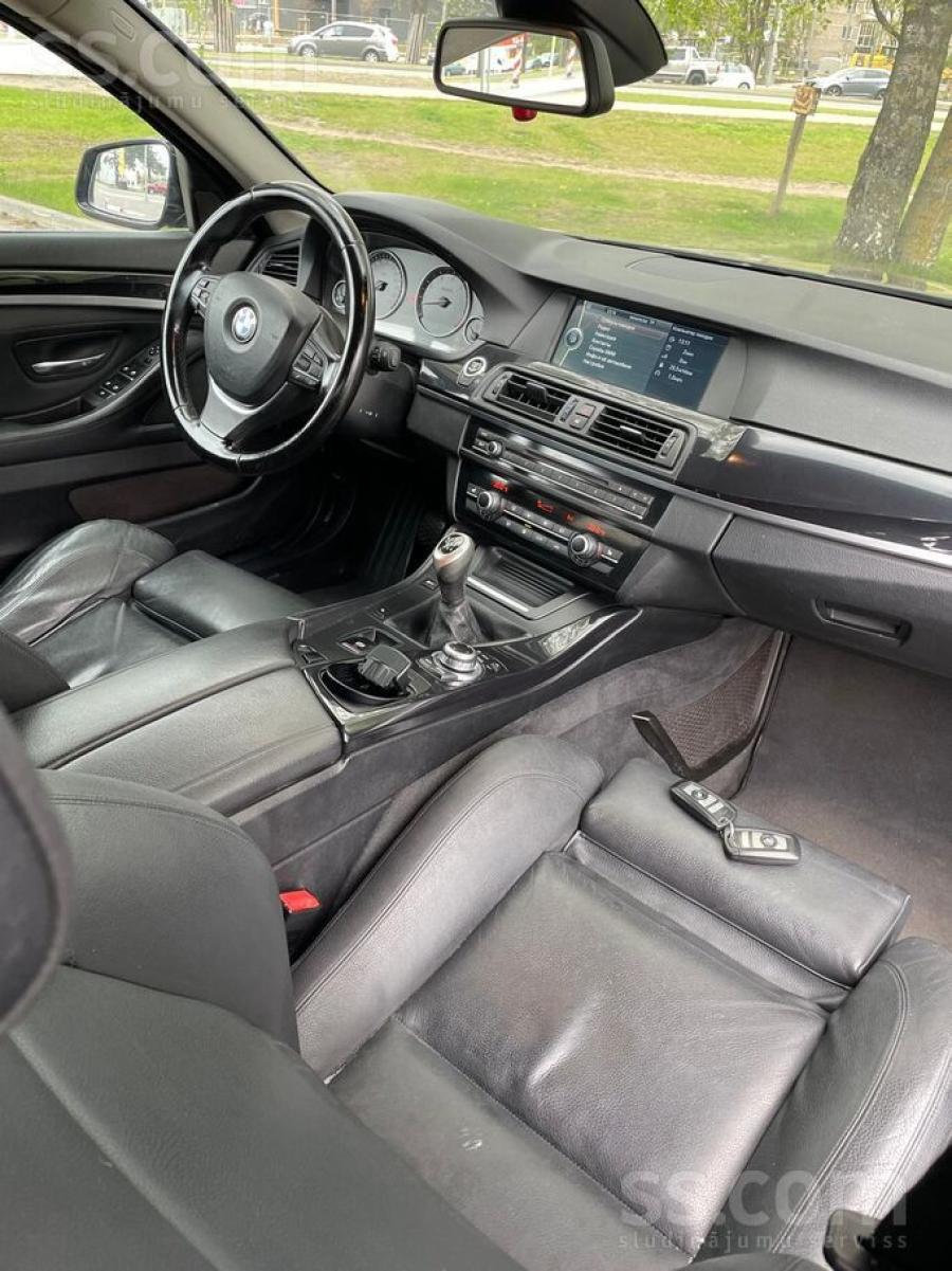 Black BMW 523 2010 in Riga, with an engine capacity of 3.00 L and mileage of 218 thousand km for 6290 €, photo 16 on AUTOMOTO.COM.LV