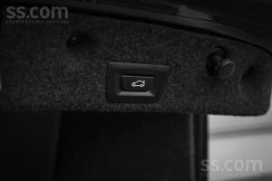 Black BMW 523 2010 in Riga, with an engine capacity of 3.00 L and mileage of 142 thousand km for 11500 €, photo 8 on AUTOMOTO.COM.LV