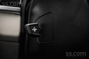 Black BMW 523 2010 in Riga, with an engine capacity of 3.00 L and mileage of 142 thousand km for 11500 €, photo 21 on AUTOMOTO.COM.LV