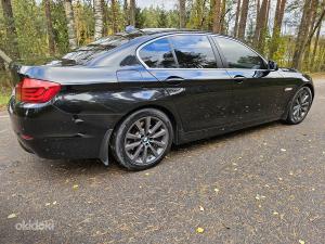 Black BMW 523 2010 in Tallinn, with an engine capacity of 0.15 L and mileage of 205 thousand km for 7500 €, photo 4 on AUTOMOTO.COM.LV