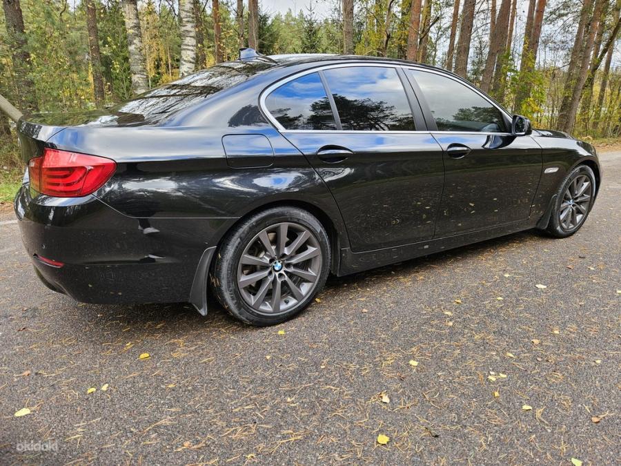 Black BMW 523 2010 in Tallinn, with an engine capacity of 0.15 L and mileage of 205 thousand km for 7500 €, photo 11 on AUTOMOTO.COM.LV