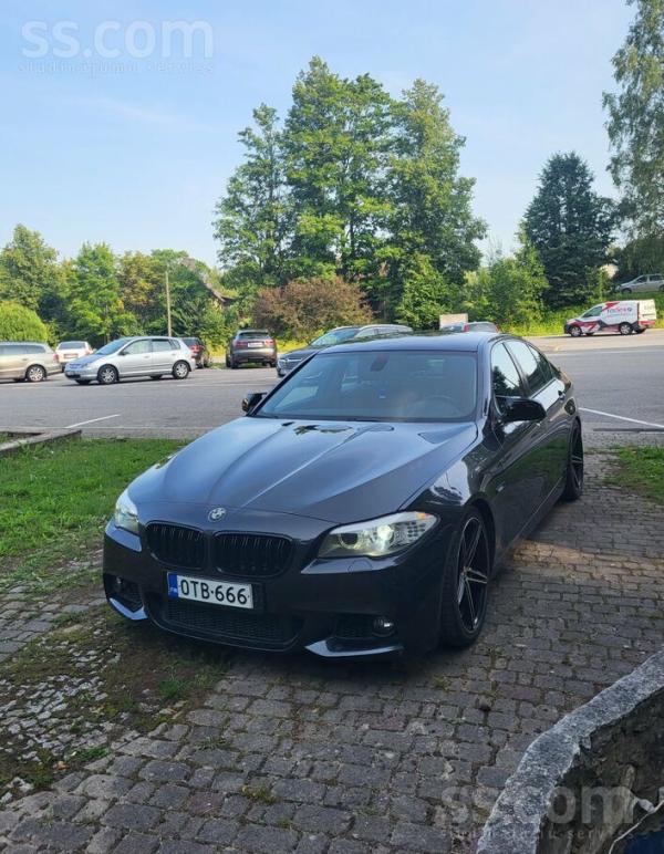 Black BMW 523 2010 in Limbazi, with an engine capacity of 3.00 L and mileage of 0 thousand km for 8500 €, photo 4 on AUTOMOTO.COM.LV