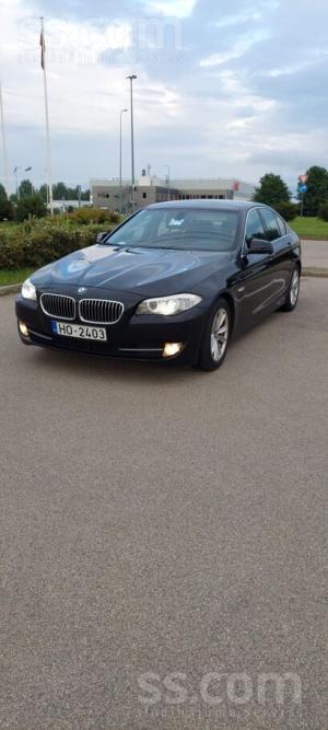 Black BMW 523 2010 in Riga, with an engine capacity of 3.00 L and mileage of 162 thousand km for 7700 €, photo 1 on AUTOMOTO.COM.LV