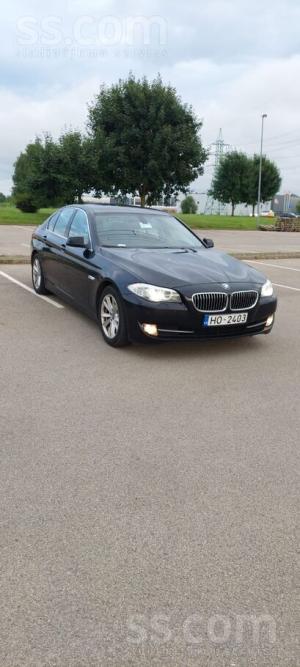 Black BMW 523 2010 in Riga, with an engine capacity of 3.00 L and mileage of 162 thousand km for 7700 €, photo 3 on AUTOMOTO.COM.LV