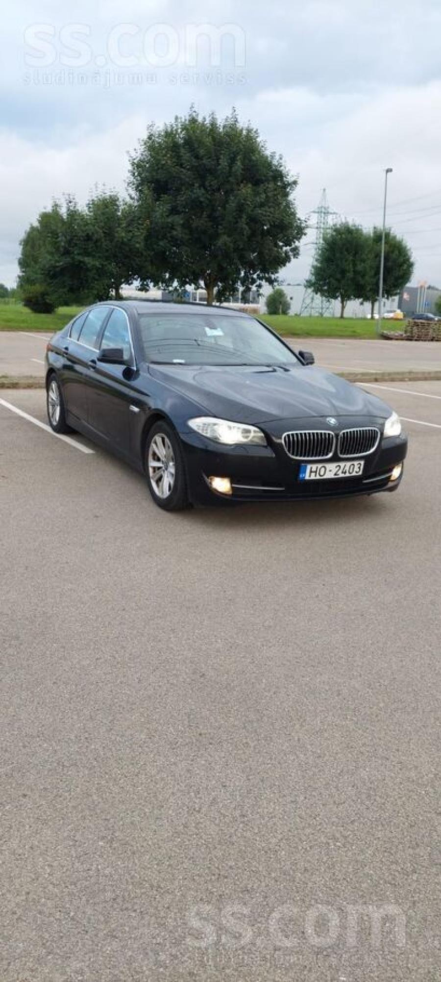 Black BMW 523 2010 in Riga, with an engine capacity of 3.00 L and mileage of 162 thousand km for 7700 €, photo 3 on AUTOMOTO.COM.LV