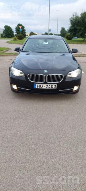 Black BMW 523 2010 in Riga, with an engine capacity of 3.00 L and mileage of 162 thousand km for 7700 €, photo 4 on AUTOMOTO.COM.LV
