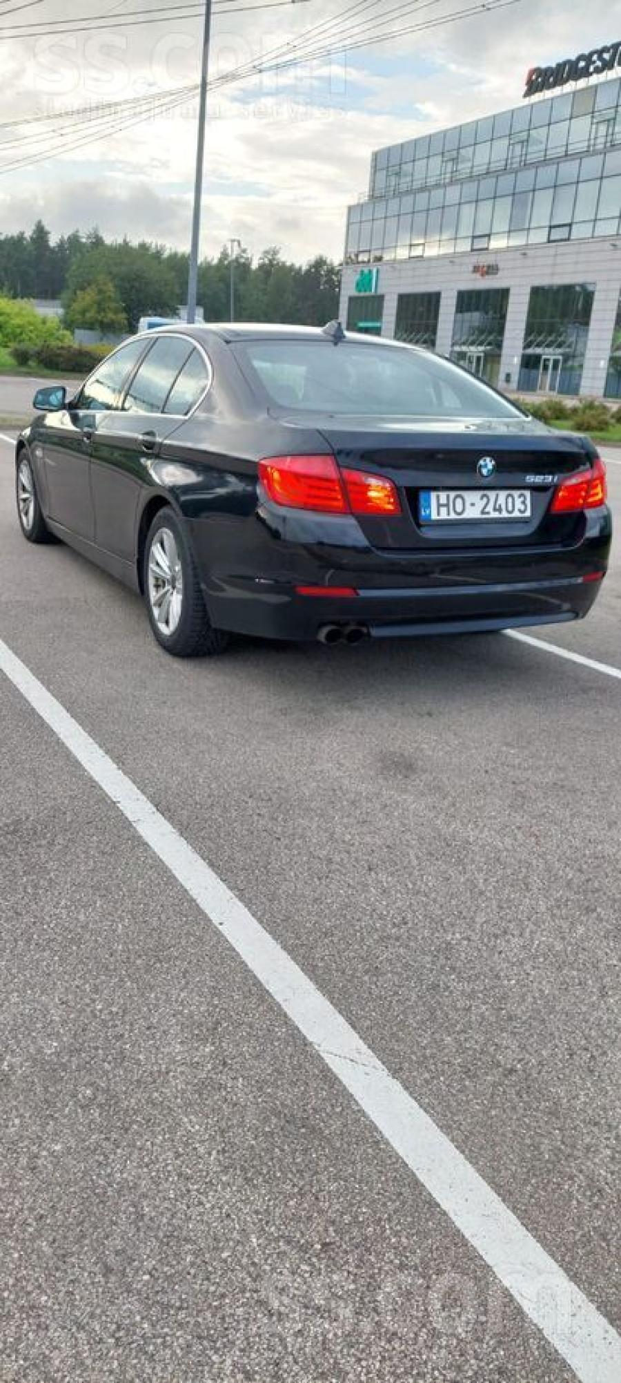 Black BMW 523 2010 in Riga, with an engine capacity of 3.00 L and mileage of 162 thousand km for 7700 €, photo 7 on AUTOMOTO.COM.LV