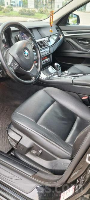 Black BMW 523 2010 in Riga, with an engine capacity of 3.00 L and mileage of 162 thousand km for 7700 €, photo 9 on AUTOMOTO.COM.LV