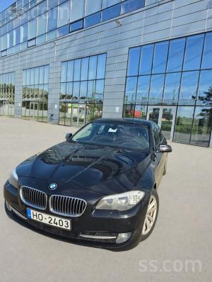 Melns BMW 523 2010 Rīga, ar dzinēja tilpumu 3.00 L un nobraukumu 162 tūkst. km par 7700 €, foto  vietnē AUTOMOTO.COM.LV