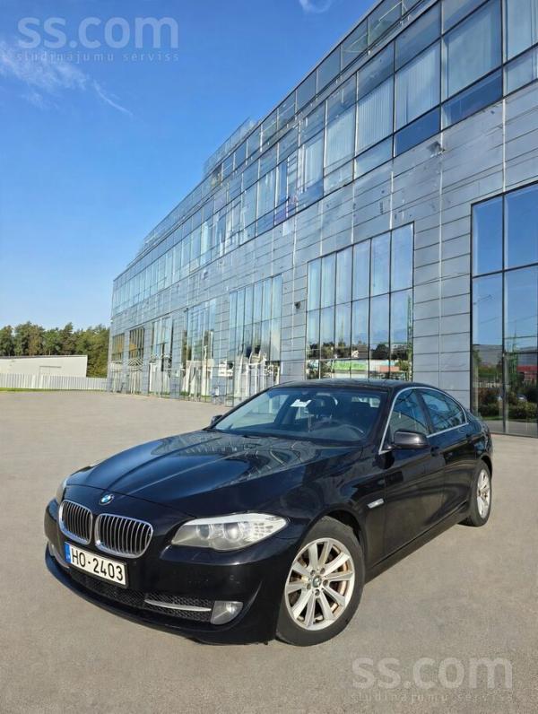 Black BMW 523 2010 in Riga, with an engine capacity of 3.00 L and mileage of 162 thousand km for 7700 €, photo 3 on AUTOMOTO.COM.LV