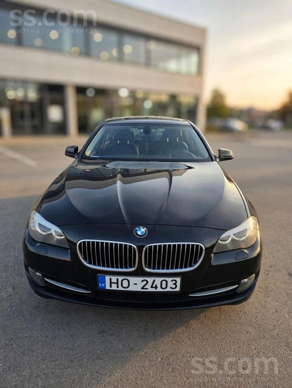 Black BMW 523 2010 in Riga, with an engine capacity of 3.00 L and mileage of 162 thousand km for 7700 €, photo 8 on AUTOMOTO.COM.LV