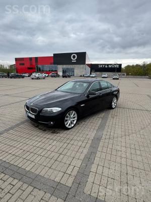 Melns BMW 523 2011 Rīga, ar dzinēja tilpumu 3.00 L un nobraukumu 268 tūkst. km par 8950 €, foto  vietnē AUTOMOTO.COM.LV