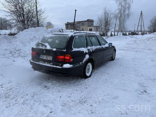 Black BMW 523 1999 in Cesis, with an engine capacity of 2.50 L and mileage of 303 thousand km for 850 €, photo 4 on AUTOMOTO.COM.LV