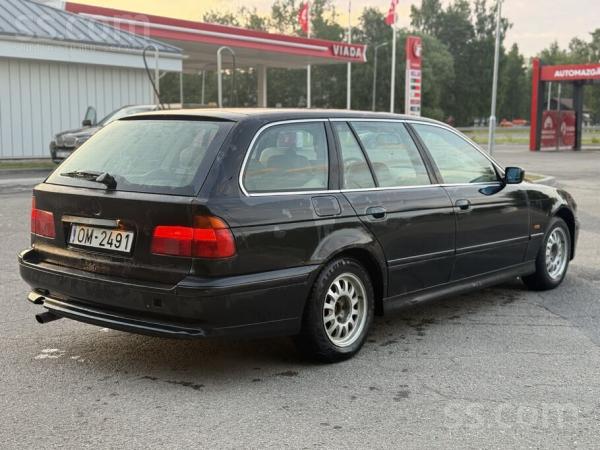 Черный БМВ 523 1999 в Рига, объемом двигателя 2.50 л и пробегом 358 тыс. км за 950 €, фото 4 на AUTOMOTO.COM.LV