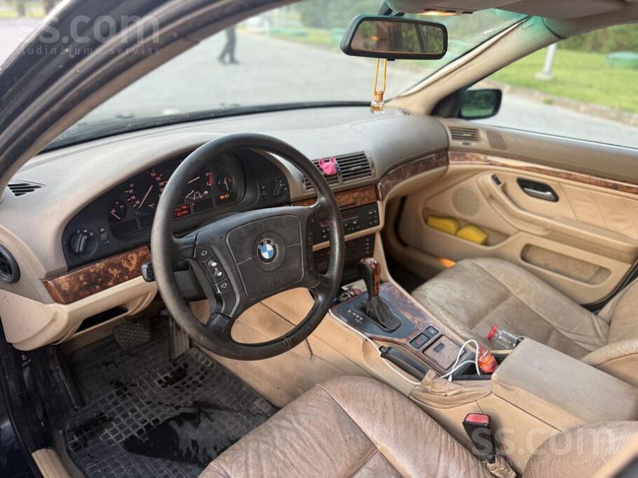 Black BMW 523 1999 in Riga, with an engine capacity of 2.50 L and mileage of 358 thousand km for 950 €, photo 7 on AUTOMOTO.COM.LV