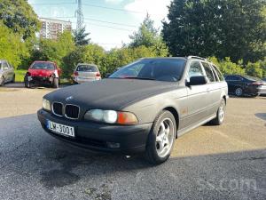 Black BMW 523 2000 in Riga, with an engine capacity of 2.50 L and mileage of 287 thousand km for 2400 €, photo  on AUTOMOTO.COM.LV