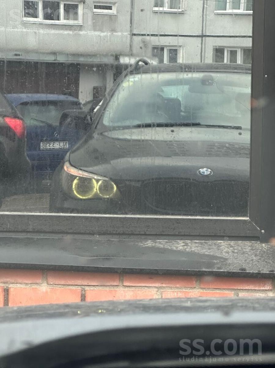 Melns BMW 523 2006 Rīga, ar dzinēja tilpumu 2.50 L un nobraukumu 333 tūkst. km par 3000 €, foto 12 vietnē AUTOMOTO.COM.LV