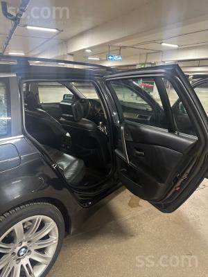 Black BMW 523 2006 in Riga, with an engine capacity of 2.50 L and mileage of 333 thousand km for 3000 €, photo 20 on AUTOMOTO.COM.LV