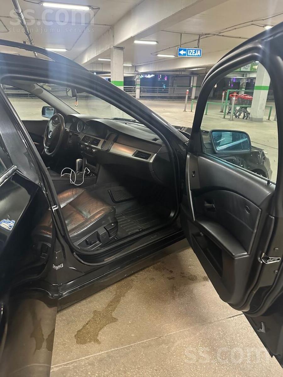 Melns BMW 523 2006 Rīga, ar dzinēja tilpumu 2.50 L un nobraukumu 333 tūkst. km par 3000 €, foto 17 vietnē AUTOMOTO.COM.LV